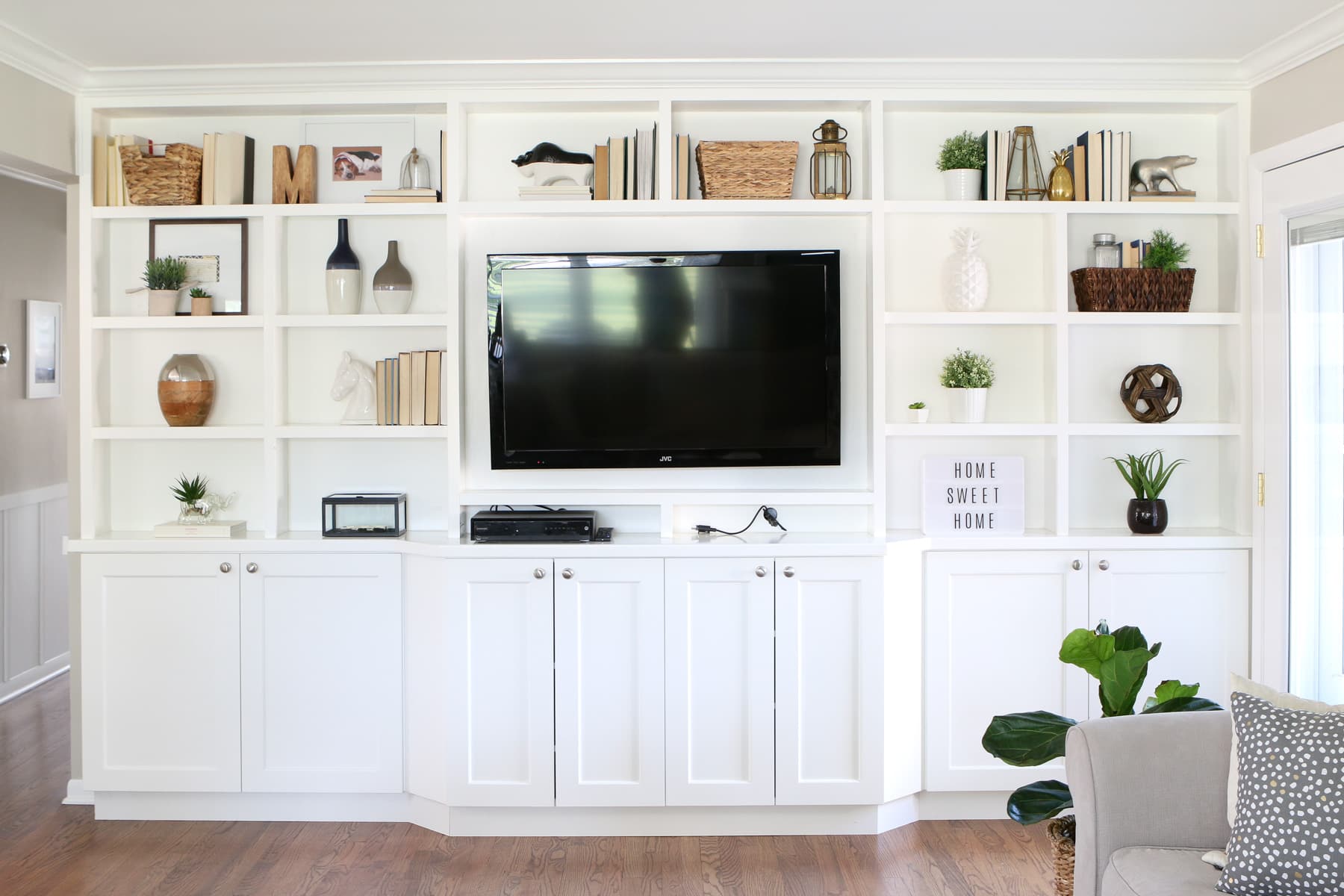 Lifehack: How to Pack Big Shelves So You Don't Go Crazy - Moving Advice ...